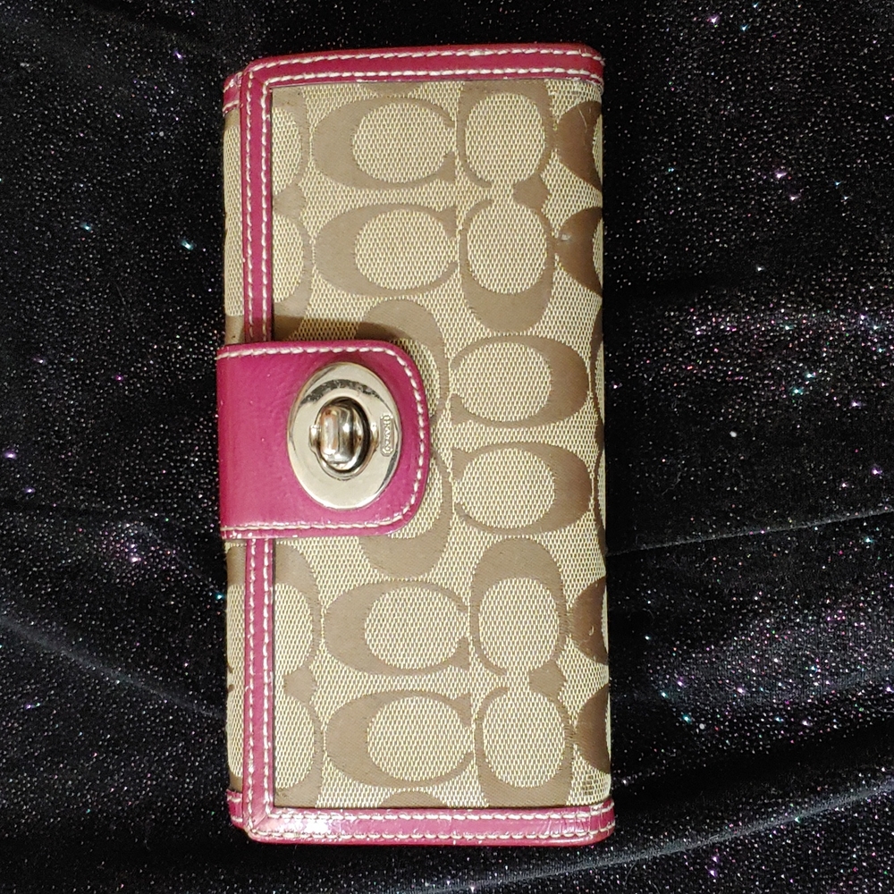 Coach Signature Turn Lock Wallet - Gem
